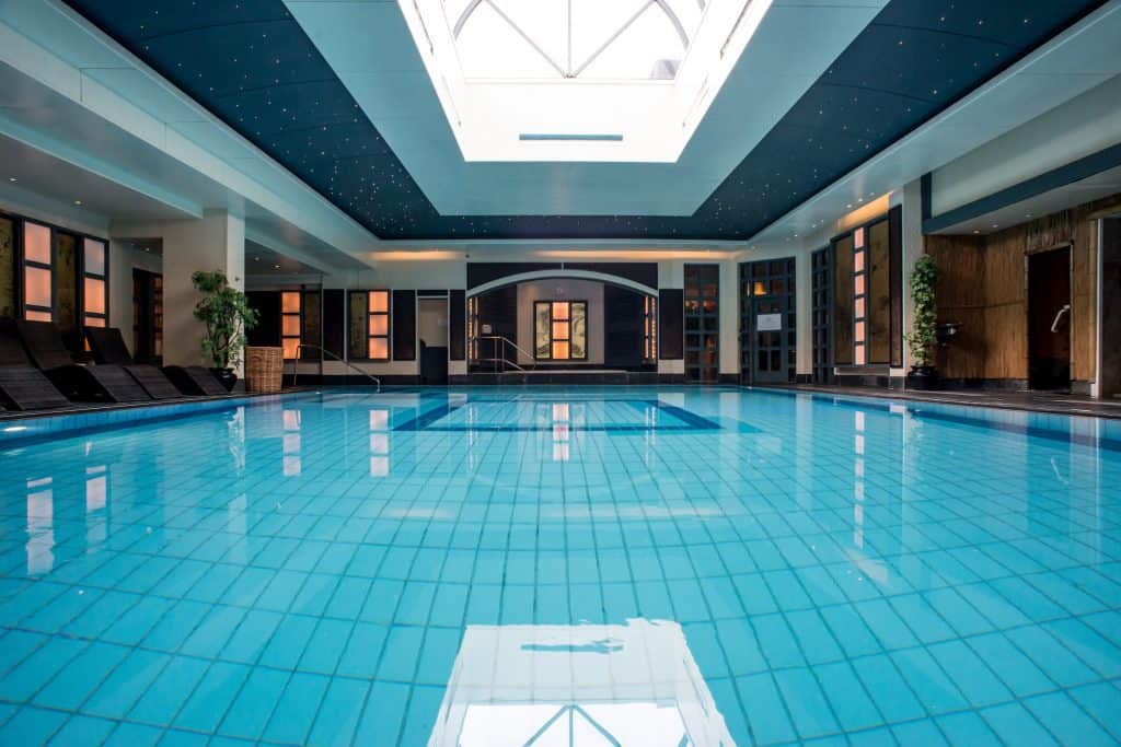 (Honest) Careys Manor New Forest Review in the Lake District - girl ...