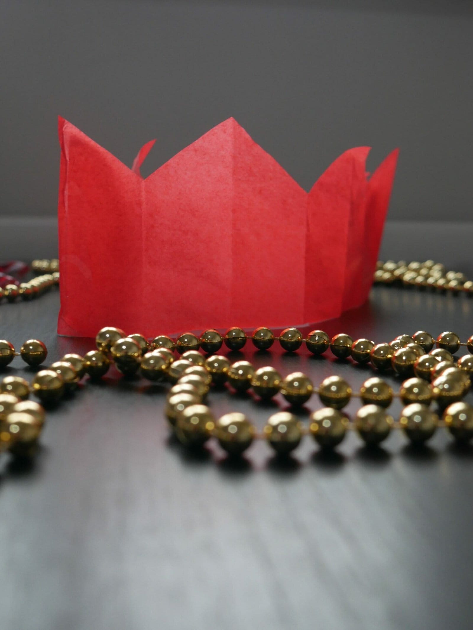 How to Make Homemade Christmas Crowns (easy!) - girl gone london