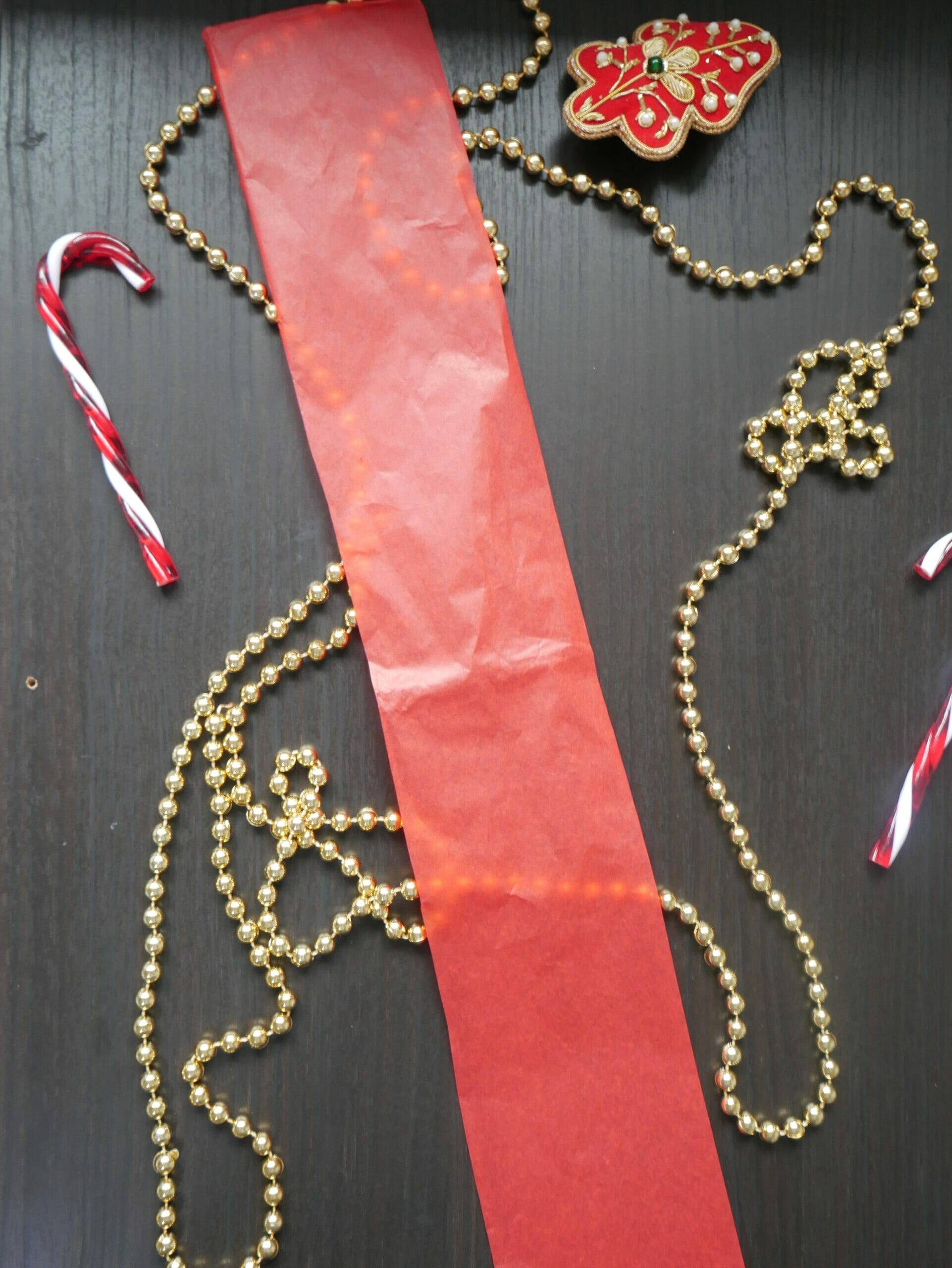 How to Make Homemade Christmas Crowns (easy!) - girl gone london