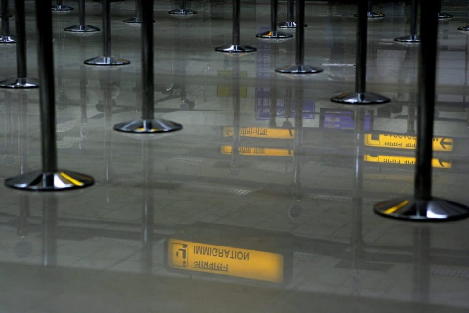 Exactly How to Go through UK Customs & Immigration + how long it takes ...